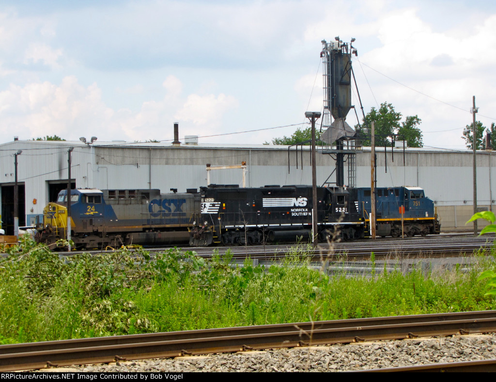 CSX 24 and 751; NS 5221